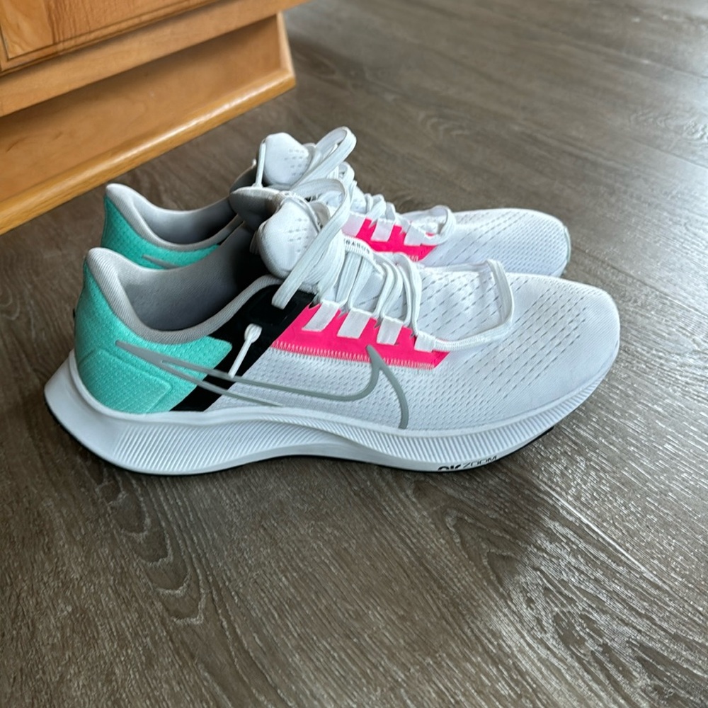 Men’s Nike Pegasus 38 Running Shoe - Gem